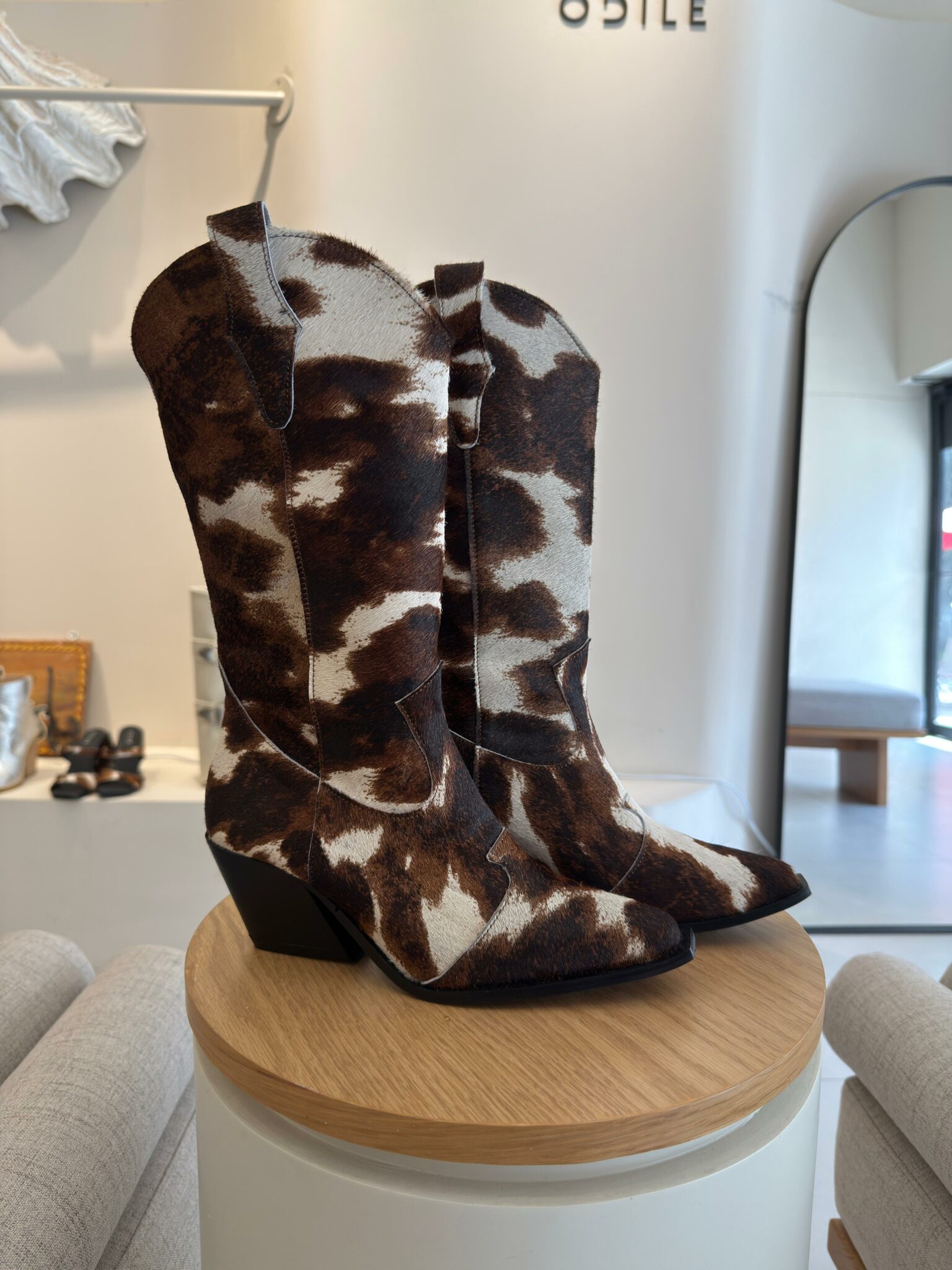 Sienna Piel Genuina Pelo Vaca Café Cavallino – West & Coast